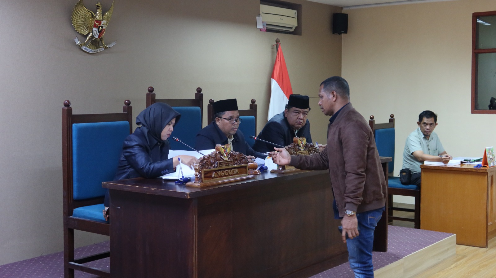 Ketika Transparansi Sepuluh Badan Publik Diuji di Ruang Sidang KI Jabar ...